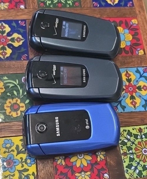 7 Fully Functional Samsung Basic phone lot: T-Mobile, Verizon, AT&T ...