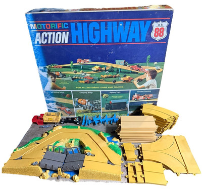 99% COMPLETE Vintage 1967 IDEAL Motorific Action Highway US 88 Playset ...