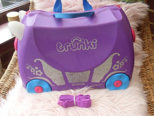 TRUNKI PENELOPE CARRIAGE SIT ON AND RIDE CASE WITH STRAP AND KEY #157 ...
