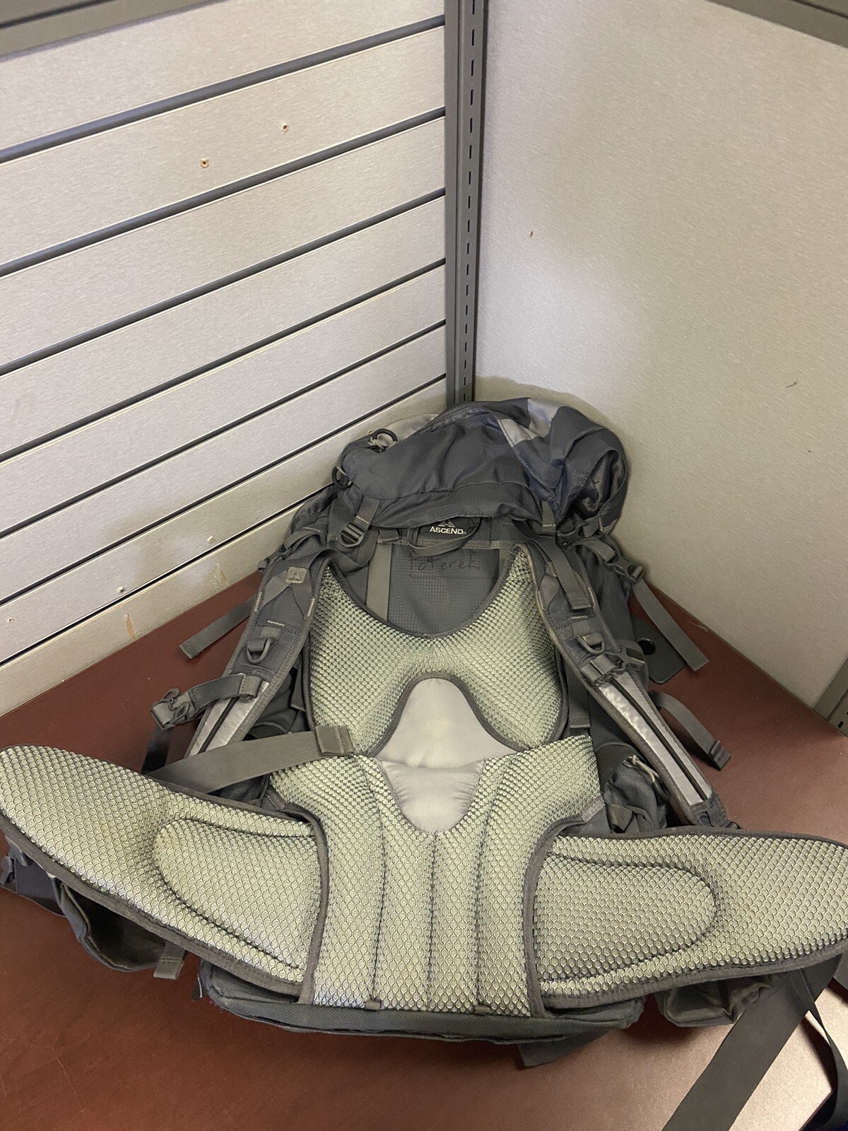 Auth ASCEND MS3300 Grey Nylon Hydration Hiking Trail Pack Backpack | eBay