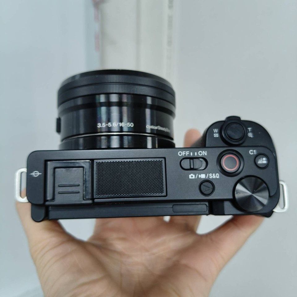 Sony ZV-E10 ZVE10 Black 24.2MP Mirrorless Camera with 16-50mm Lens -95 ...