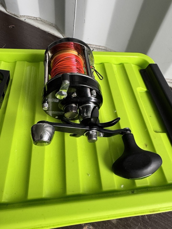 Abu Garcia Ambassadeur 7000 CS Pro Rocket Round Bait Casting Reel ...
