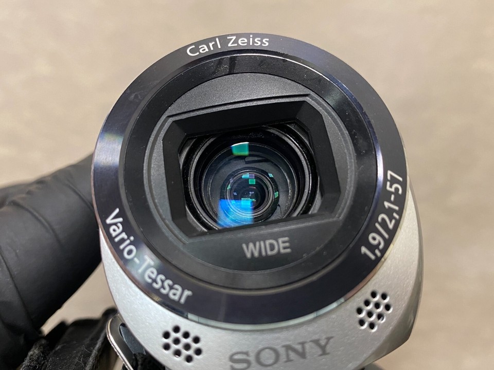 SONY HDR-CX220E Handycam 8.9 MP HD Camcoder Silver With 16 GB MicroSD ...