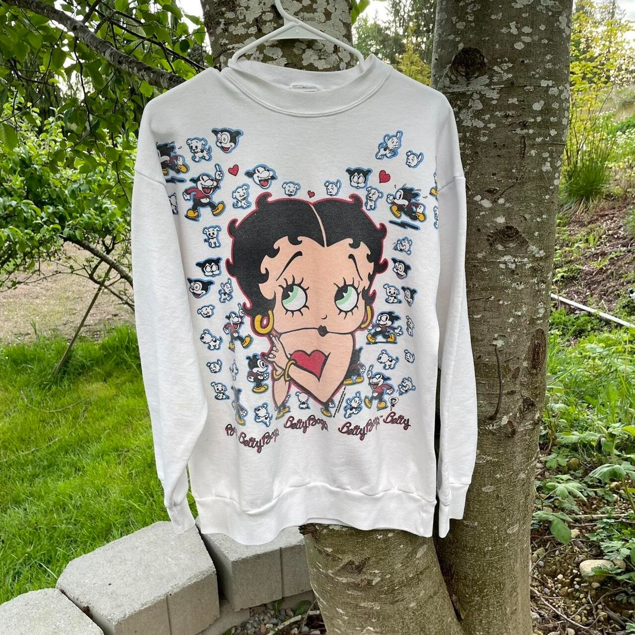 VINTAGE 1993 AOP BETTY BOOP CREWNECK SIZE MEDIUM (fit… - Gem