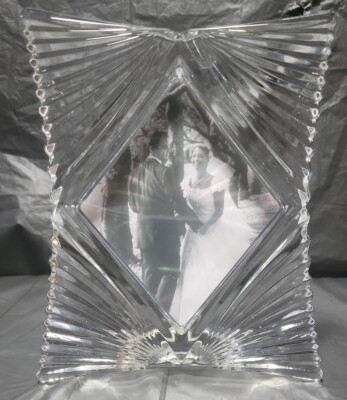 Mikasa Clear Glass "STARLET" Diamond Picture Frame (5 1/4" x 6 1/4") # ...