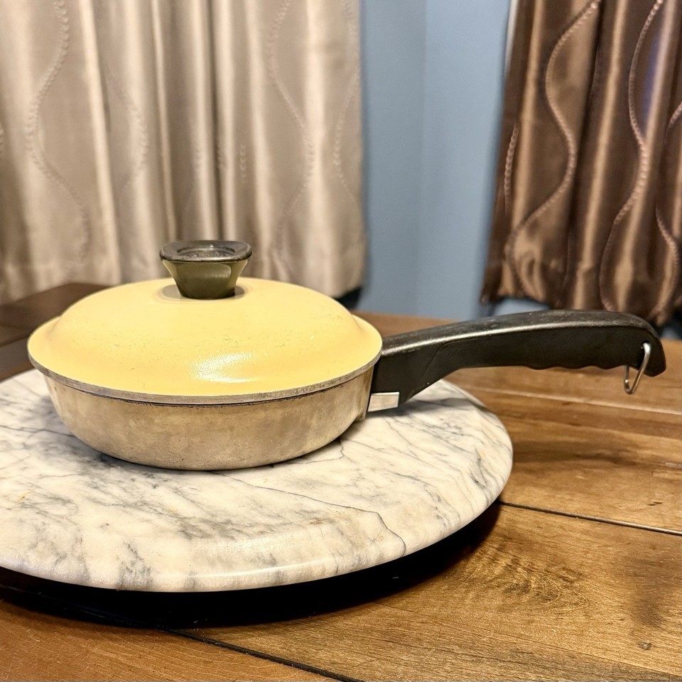 8pc VTG 1970s 70s Club Aluminum Cookware Set Harvest Yellow Gold Pot ...