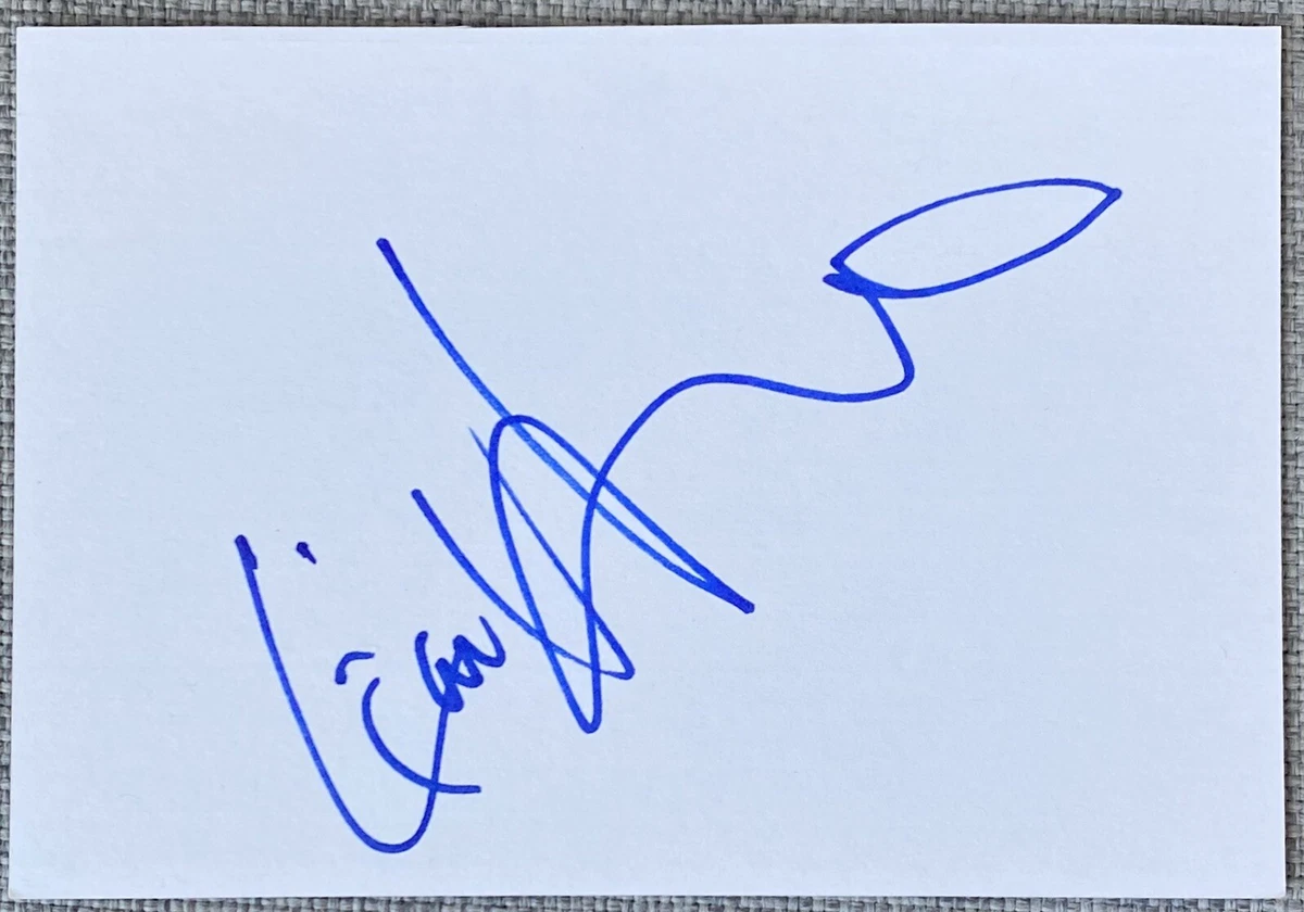 Liam Hemsworth Signature