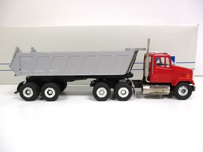 CONRAD - FREIGHTLINER DAY CAB SEMI TRUCK / MEILLER DUMP TRAILER - 1/50 ...