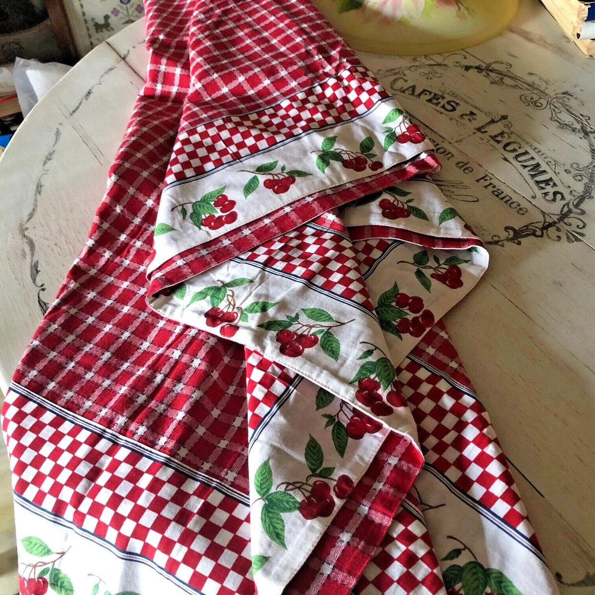 Red Checkered Tablecloth Border