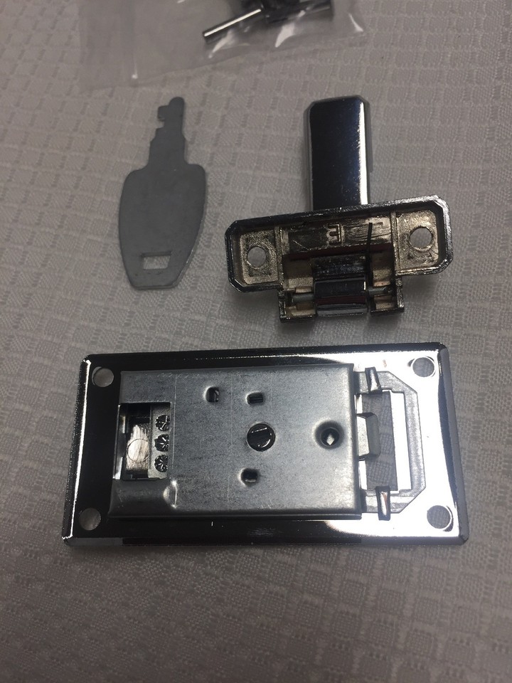 New Replacement Lock For SINGER Featherweight Sewing Machine 221 ...