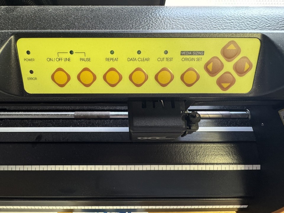 GCC Expert Ⅱ LX 24 Vinyl Cutter Plotter WITH SOFTWARE, MANUAL AND POWER ...