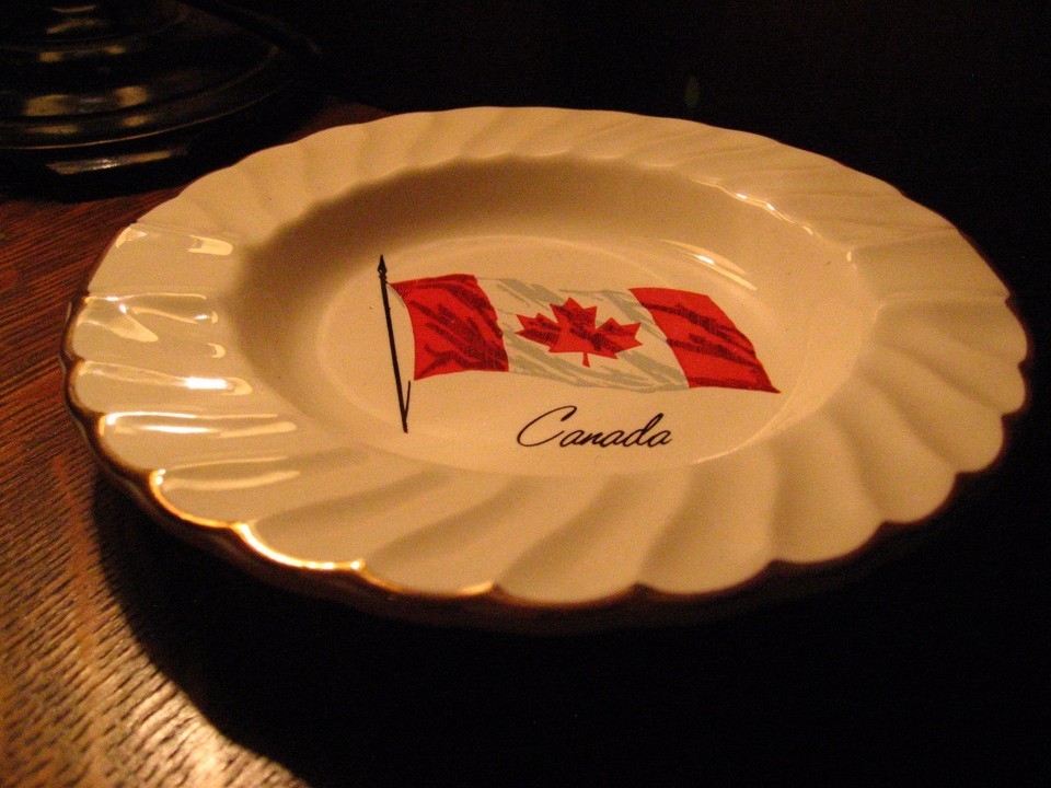 Canada Maple Leaf Ashtray - Vintage 1960's Canadian Flag Souvenir Bowl ...