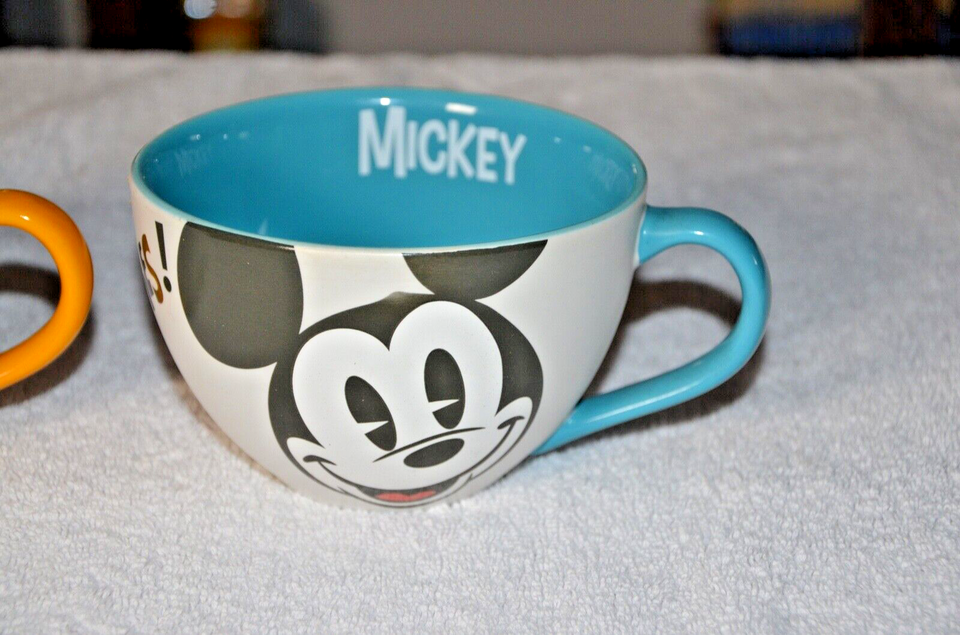 qty 2 Disney Store White/Turquoise Mickey Mouse "Yikes" Goofy “Gawrsh ...