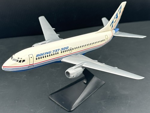 Boeing 737-300 Snap Fit Plastic Desktop Scale Model | eBay