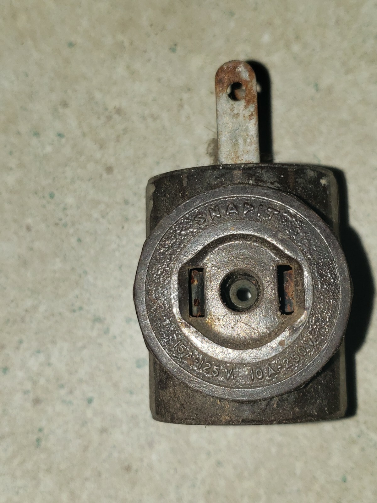 Vtg Snap It Brown Bakelite Plug In 3 Way Triple Outlet Plug,Dirty ...