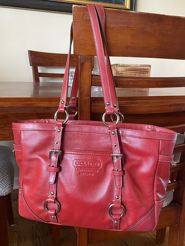 coach red gallery east - Gem