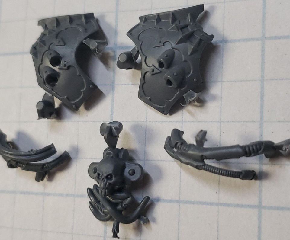 40k Chaos Space Marines Bit Daemon Prince Power Armor Chest w Cables ...