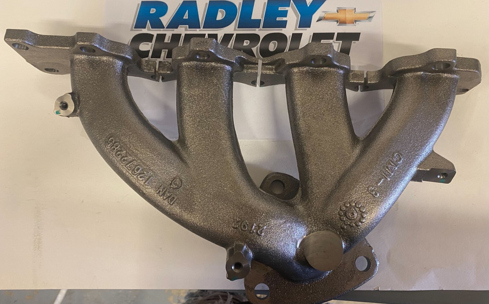NEW GM OEM EXHAUST MANIFOLD- GENERAL MOTORS GMC 12672285 | eBay
