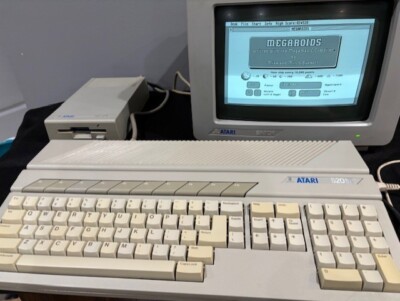 Atari 520ST Home Computer Lot with SM124 Monitor & drives and program ...