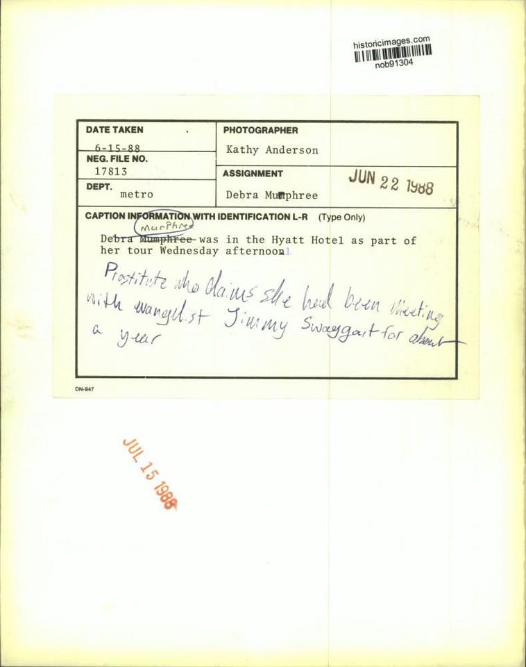 1988 Press Photo Debra Murphree in Hyatt Hotel as part of her tour ...