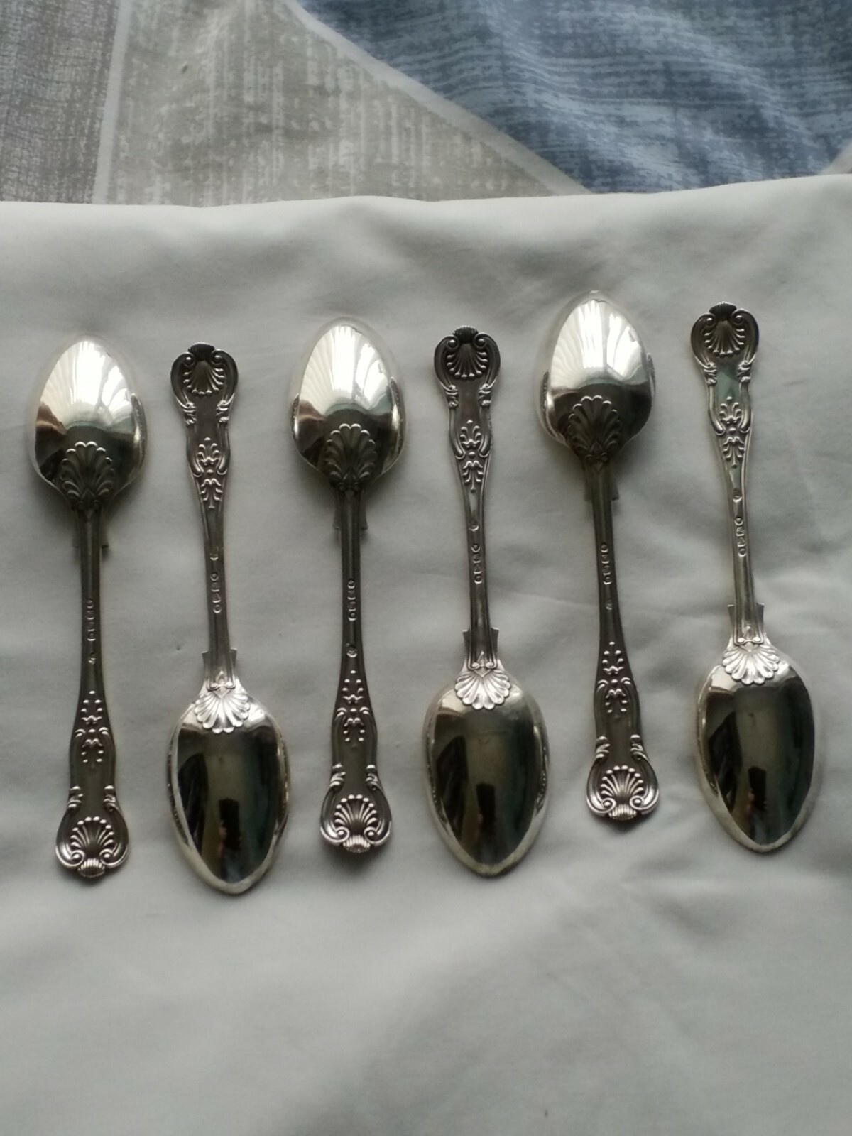 VICTORIAN SET OF SILVER TEA SPOONS KINGS | Grelly UK