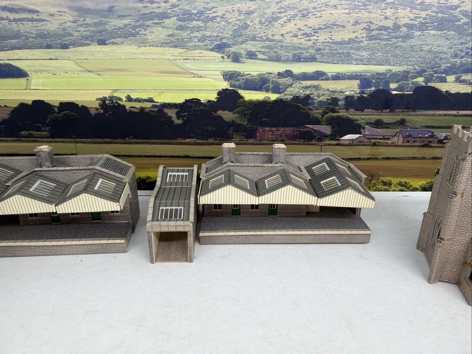 n gauge station buildings / Houses / Church/ Small Buildings Job Lot ...