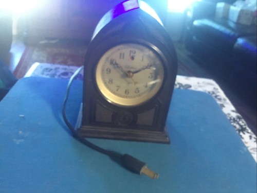 ANTIQUE WARREN TELECHRON MODEL M1 CATHERDRAL BAKELITE CASE DESK CLOCK ...