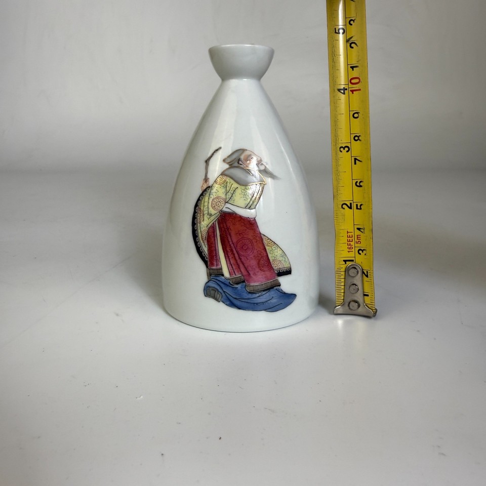 Chinese Porcelain Figural Vase Wine Bottle Oriental Antique Style Decor ...