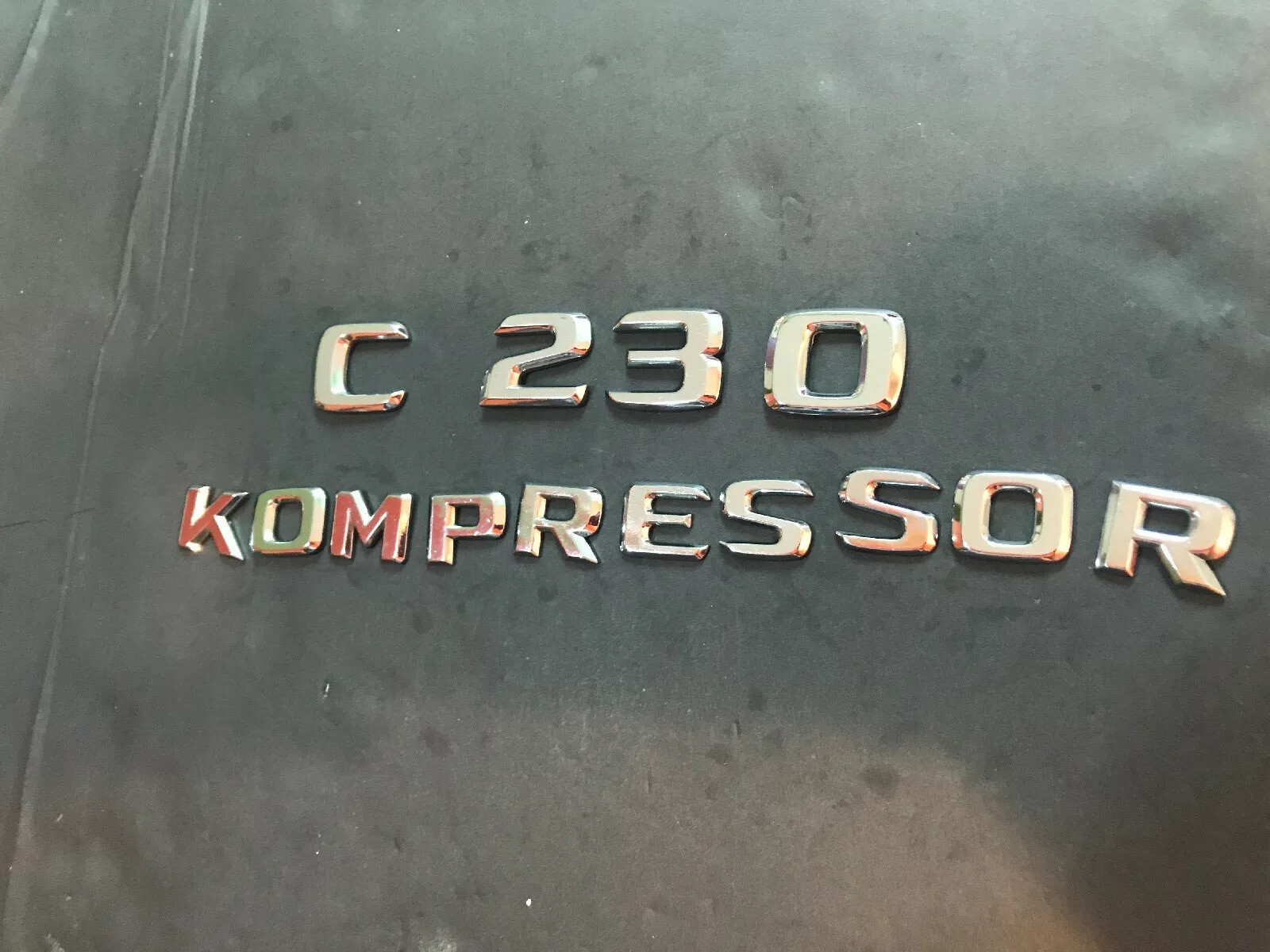 01-07 M-BENZ C230 C320 KOMPRESSOR EMBLEM REAR TRUNK LOGO LETTERS ...