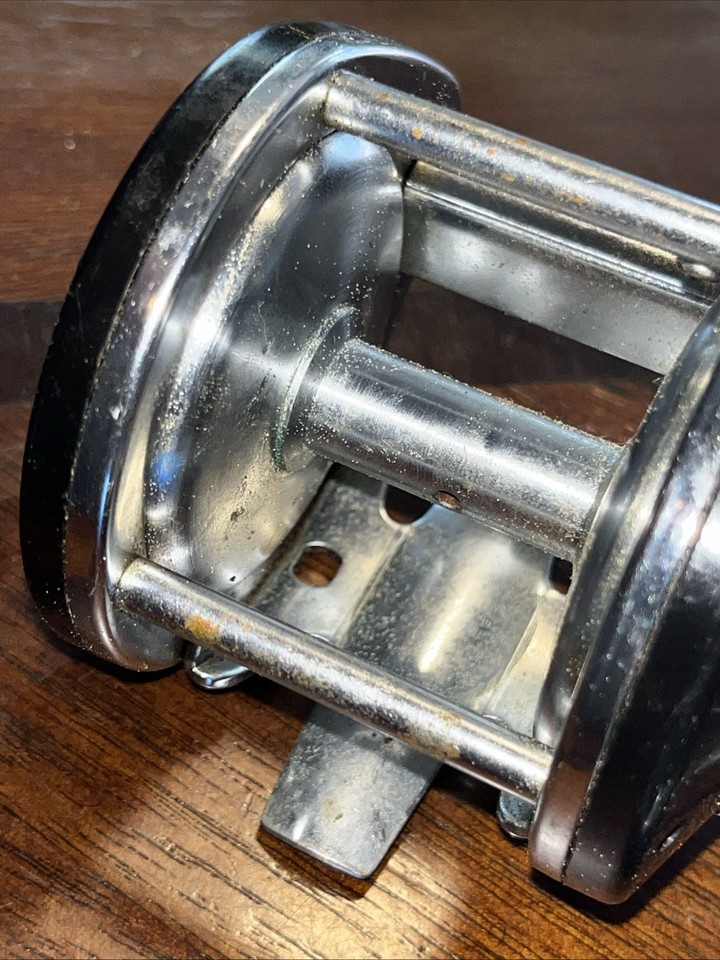(2) VINTAGE OCEAN CITY 925 & 112d FISHING REELS/PHILADELPHIA PA ...