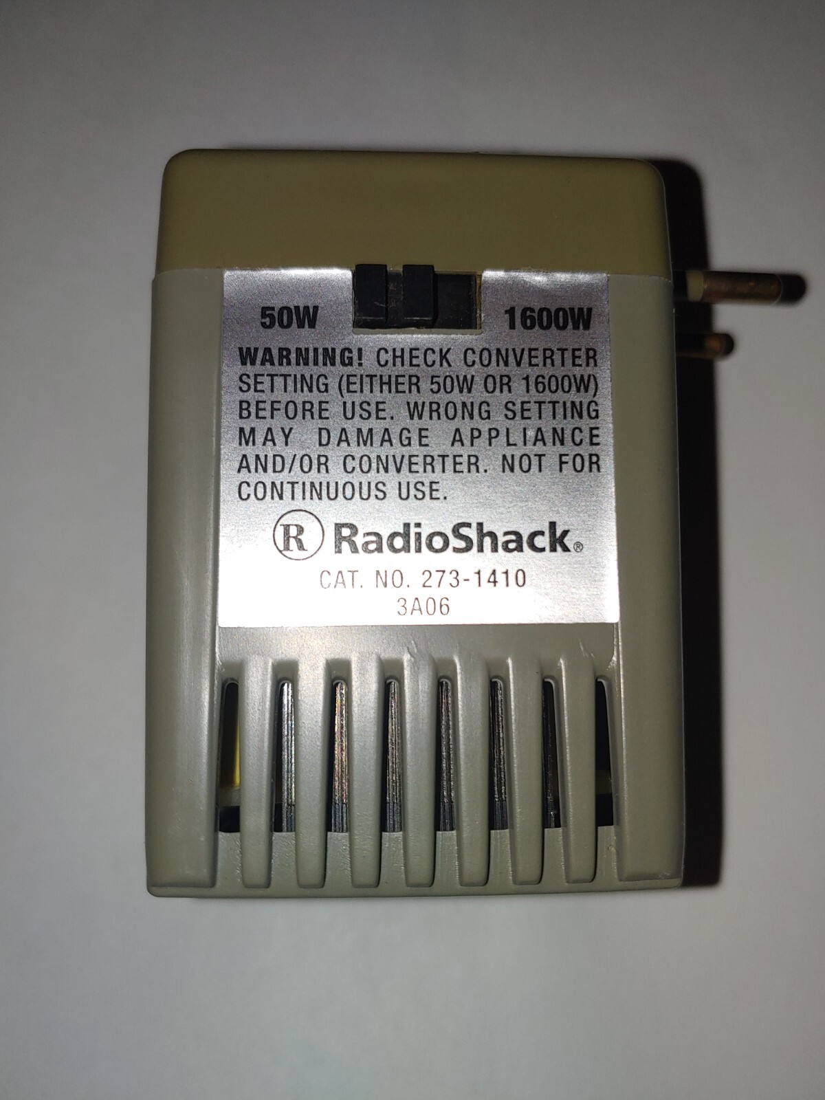 Radio Shack Dual Power Foreign Travel Voltage Converter 220V to 110V ...