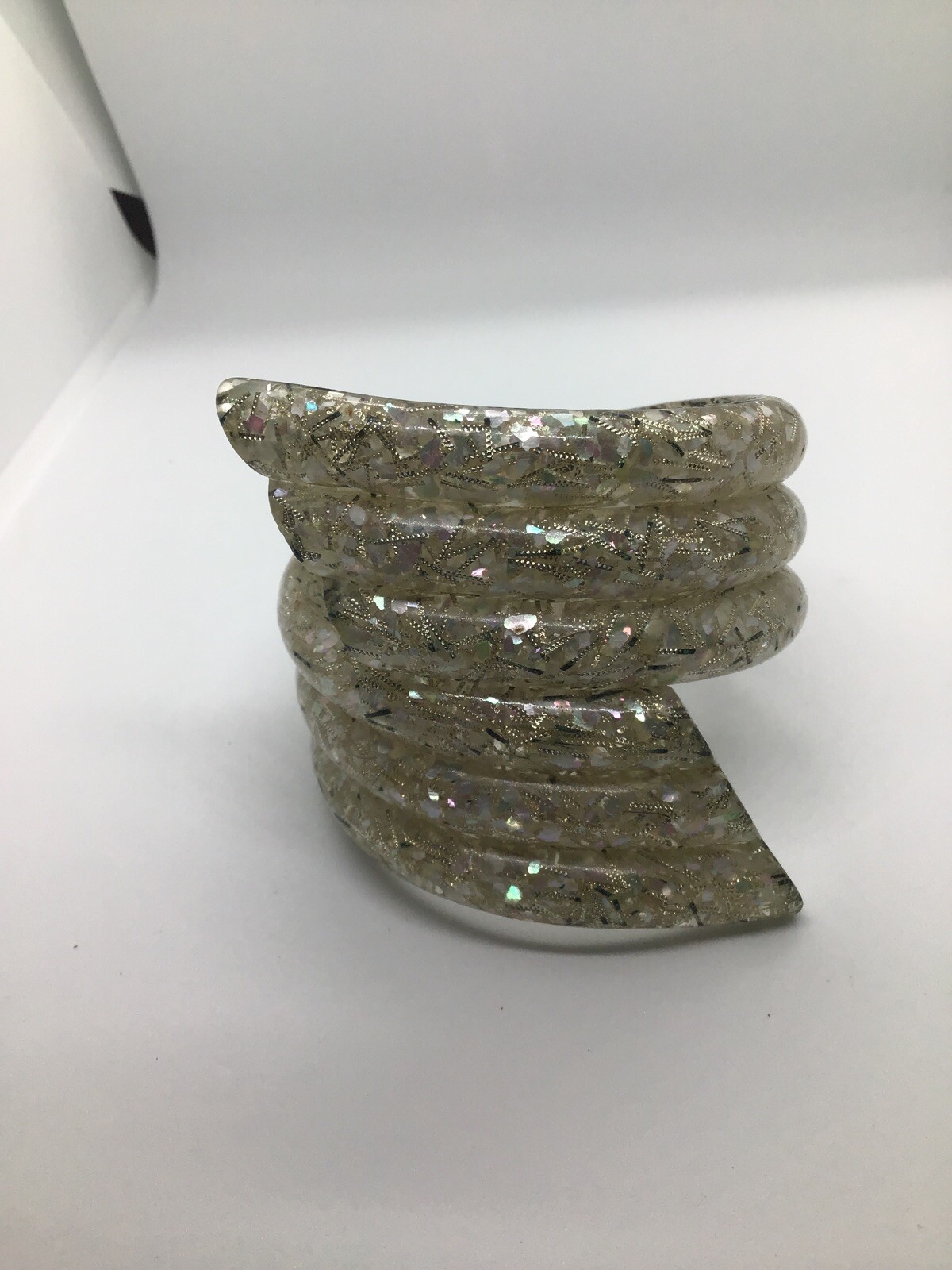 VINTAGE CLEAR SHIMMER SILVER & BLACK FLECKS LUCITE … - Gem