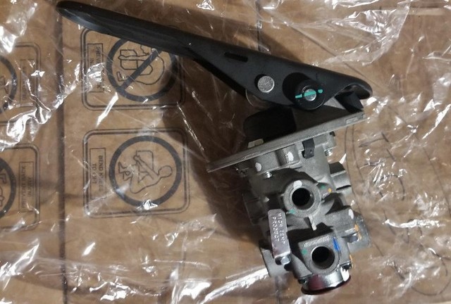 Bendix T290181 Air Brake Valve 909762 4 for sale online | eBay