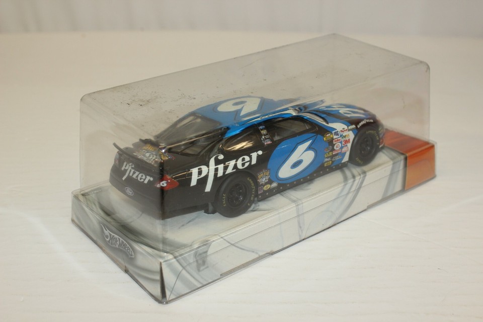 NASCAR Hot Wheels #6 PFIZER Mark Martin Race Day Series Scale 1:24 Die ...