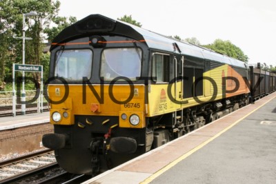 UK DIESEL TRAIN RAILWAY PHOTOGRAPH OF CLASS 66 66745 LOCO. RM66-990 | eBay