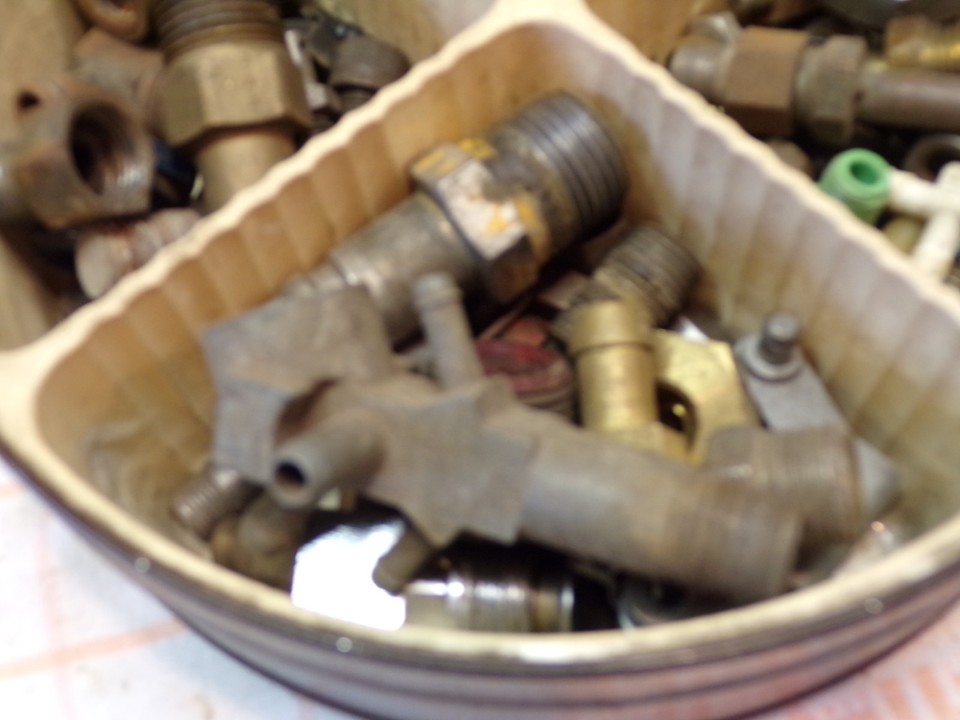 Tray used Fittings inlet dist vaccumme 1/2/4 barrel Carburetor PARTS | eBay