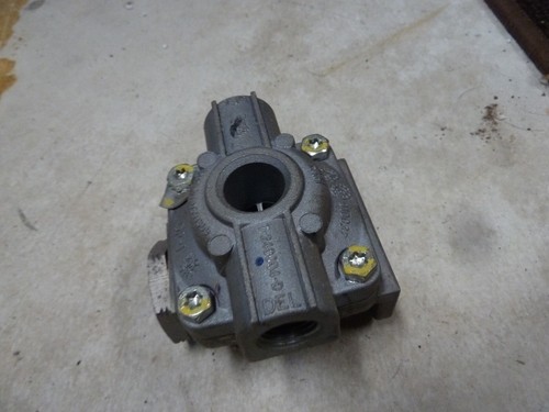 Bendix ~ T-240004D ~ Brake Valve ~ New ~ out of the box! for sale ...