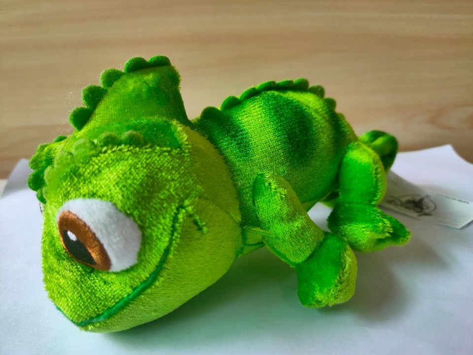 NEW Disney Parks Ratatouille PASCAL PLUSH TOY Rapunzel Tangled Magnet ...