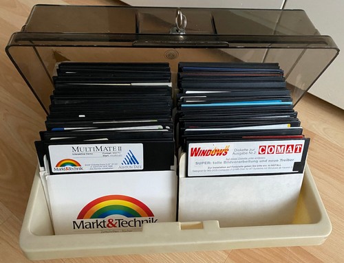Approx. 110 Disks For Commodore C64/C128 / PC ... With A Box #12 24 | eBay
