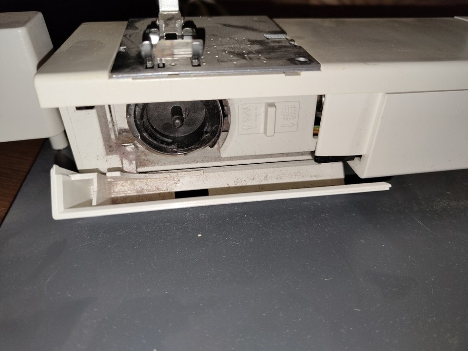 *SEE DETAILS* Pfaff Expression 2038 Sewing Machine German Engineering ...