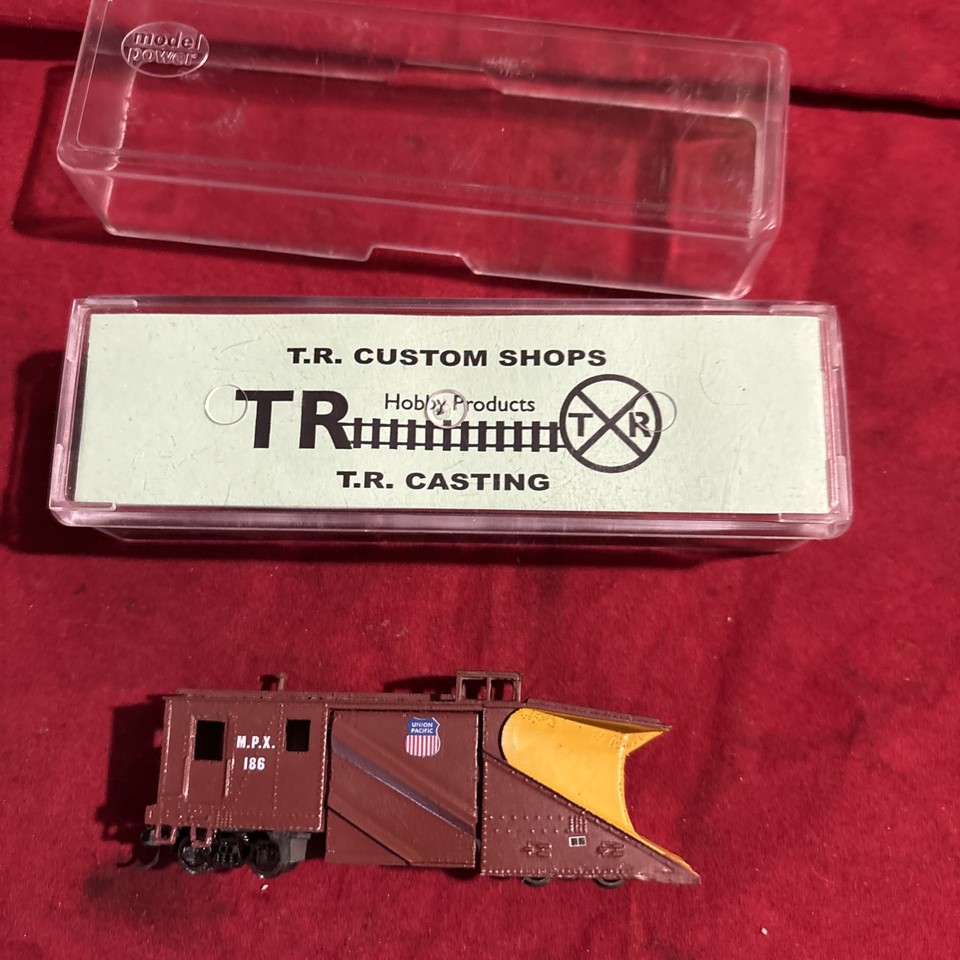 Walthers N Scale - M.P.X 186 - Union Pacific - Russell Snow Plow ...