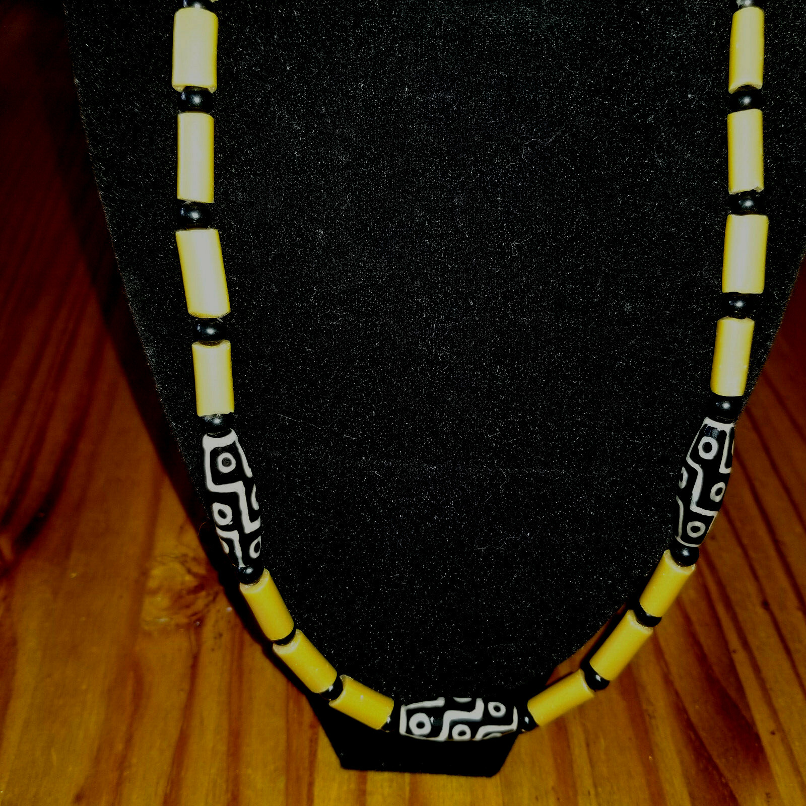 24" NECKLACE VENETIAN "WAMPUM" BEADS AND BLACK AND WHITE COLUMN BEADS ...