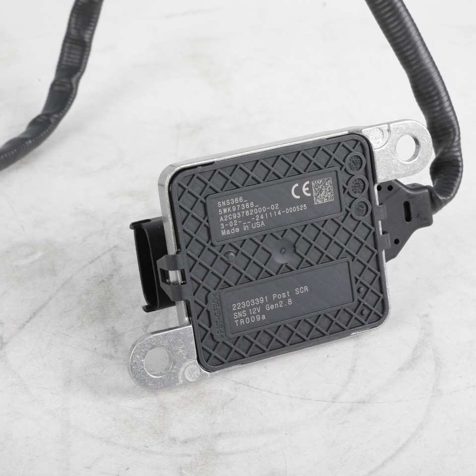 2Pcs 22303390 22303391 Outlet Inlet Nox Sensor For Volvo Truck D11 D13 ...