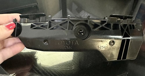 Genuine OEM Toyota 52563-0R010 Driver Rear Bumper Upper Retainer 2006 ...