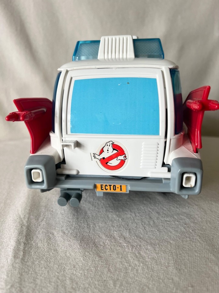 Vintage Kenner 1980's The Real Ghost Busters Action Figures And Ecto 1 ...