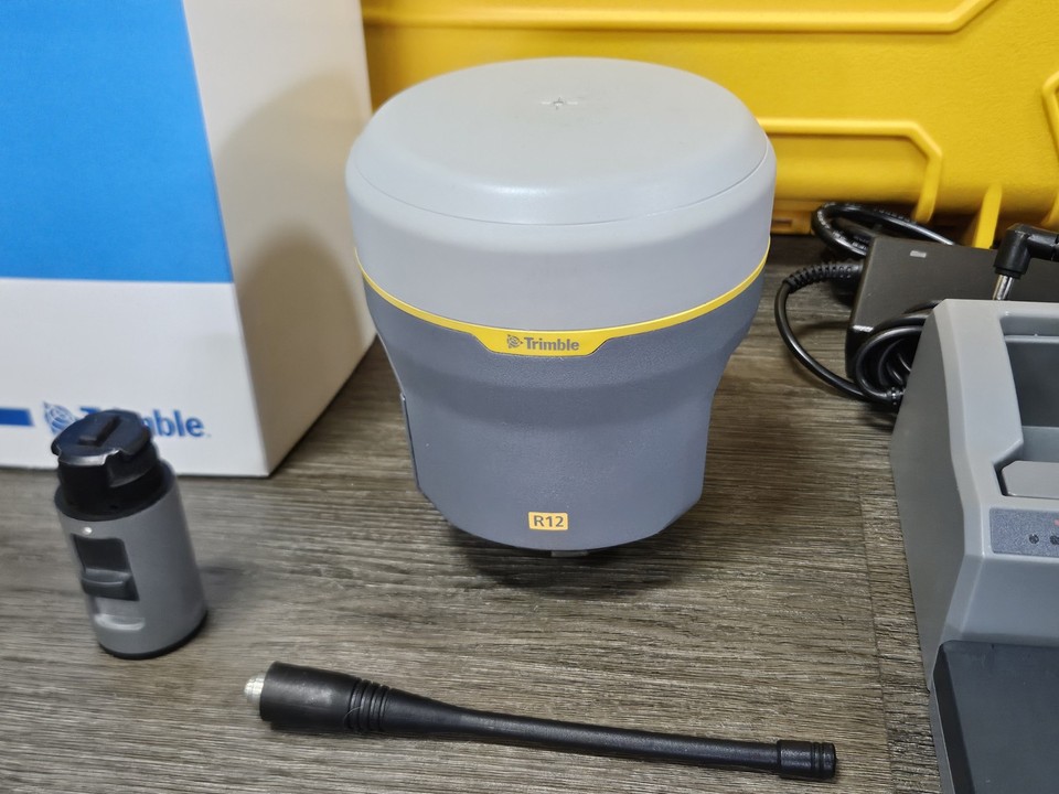 Trimble R12 GPS GNSS Beidou Galileo RTK UHF Rover Kit w/ TSC5 Access ...