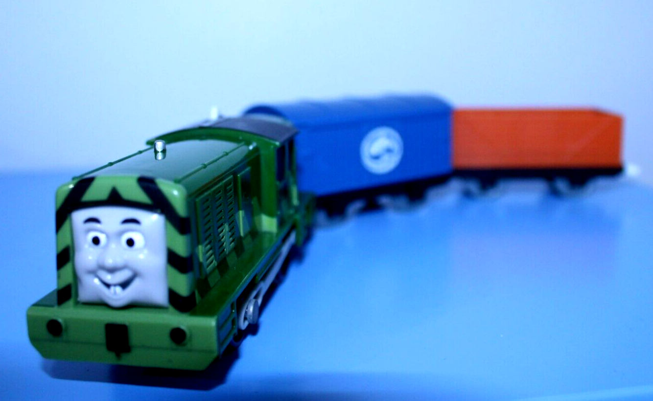Thomas & Friends Trackmaster Salty's Green Coat of Paint Train Engine ...