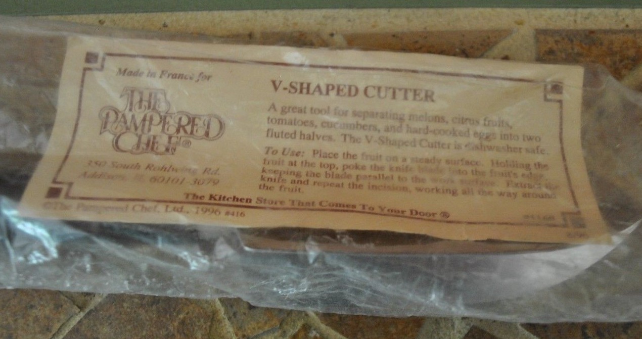 New The Pampered Chef V-Shaped Cutter Melon Tomato Cucumber Citrus 1160 ...