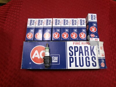 OEM NOS AC Delco 44 Spark Plugs Stock Number 1559492 Green Stripe | eBay
