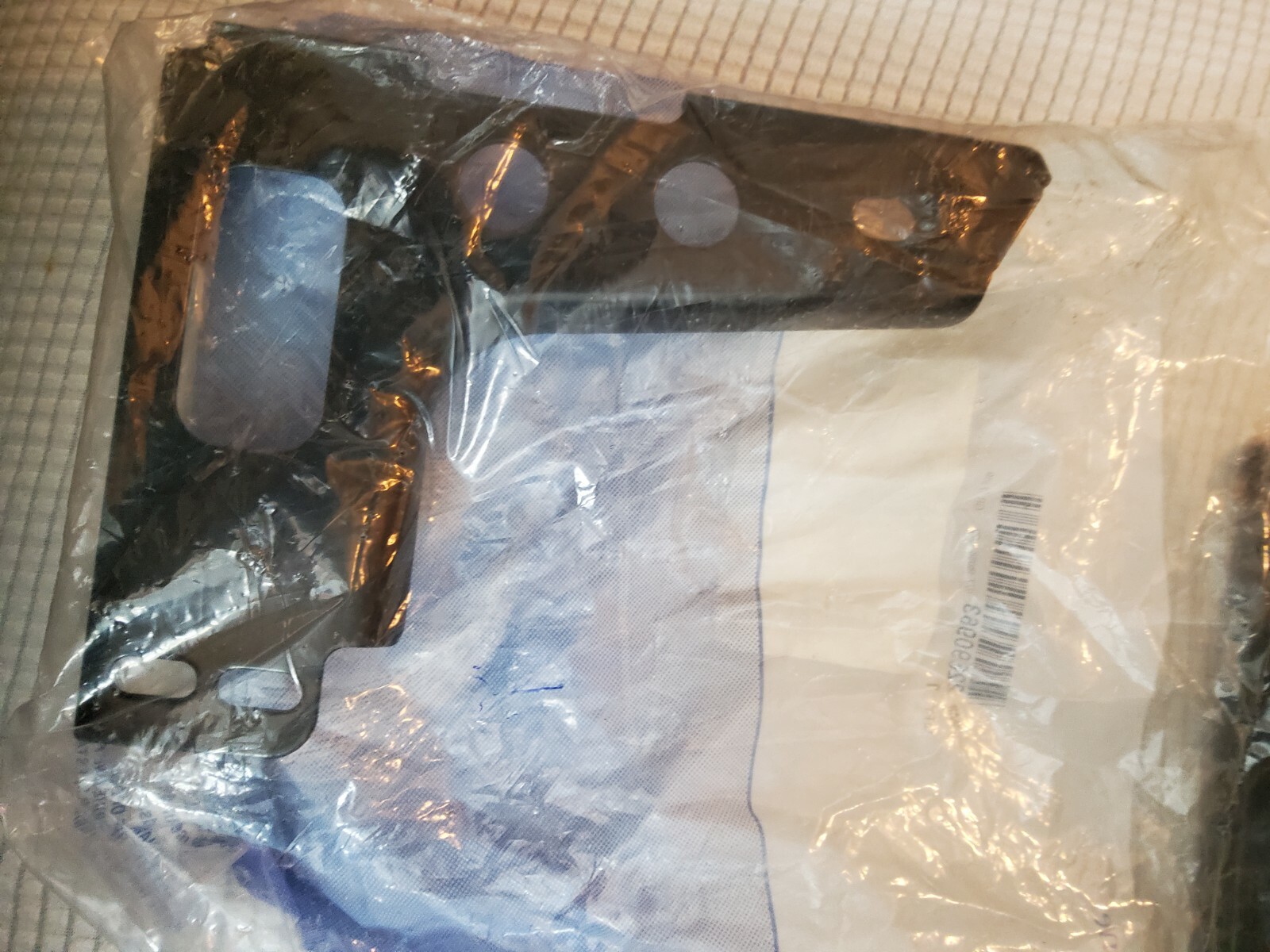 GM OEM Rear Bumper-Mount Bracket Right 22890963 | eBay